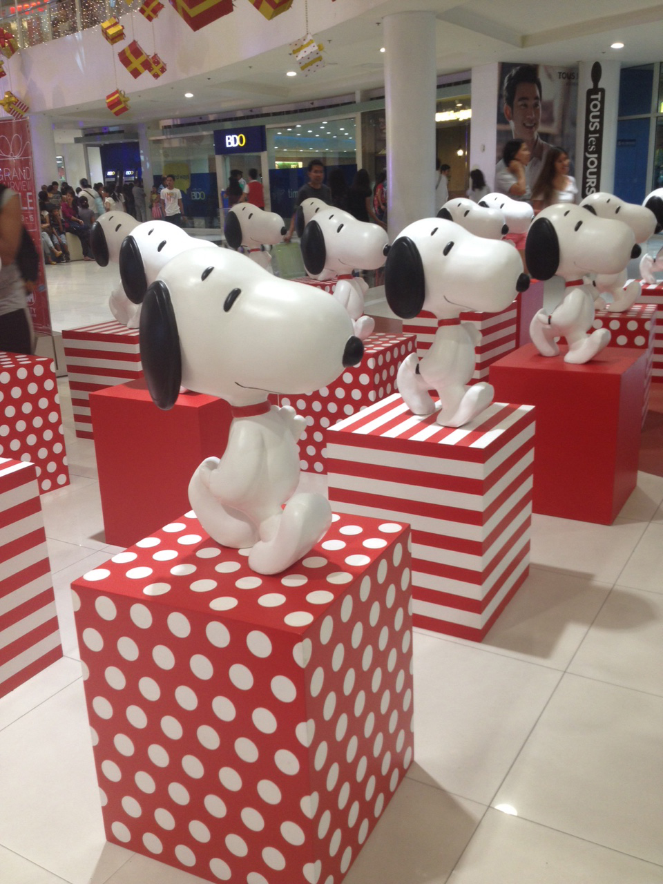 SNOOPY display at SM Fairview – PELIKULA MANIA