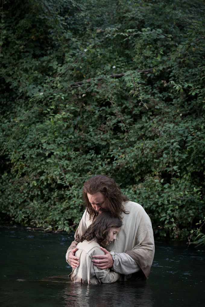 Christian McKay and Adam Greaves-Neal in THE YOUNG MESSIAH – PELIKULA MANIA