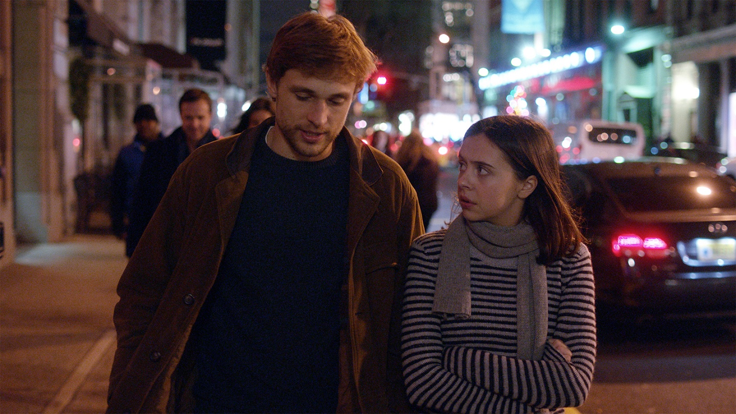 william moseley & bel powley in CARRIE PILBY – PELIKULA MANIA
