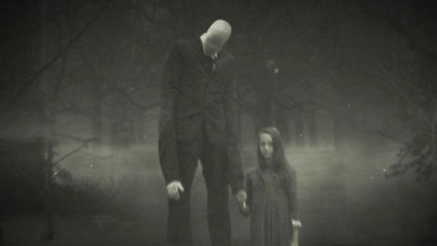 Original Slender Man Photo by Victor Surge – PELIKULA MANIA
